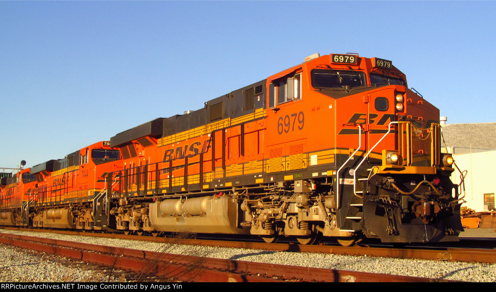 ES44C4 lead the way!